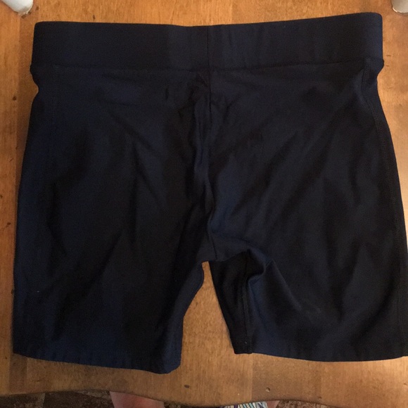 Under Armour | Shorts | Underarmour Bodyhugging Shorts | Poshmark